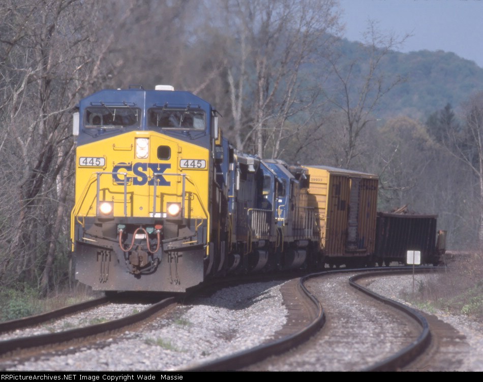 CSX 445 with Q316 on the Bridgeport Sub